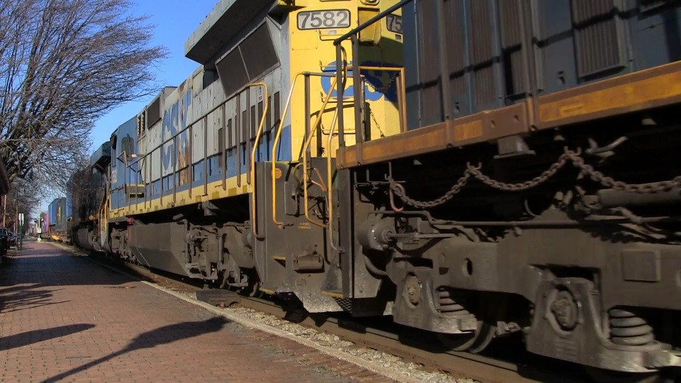 CSX Throws a YN2 engine in the lash-up
